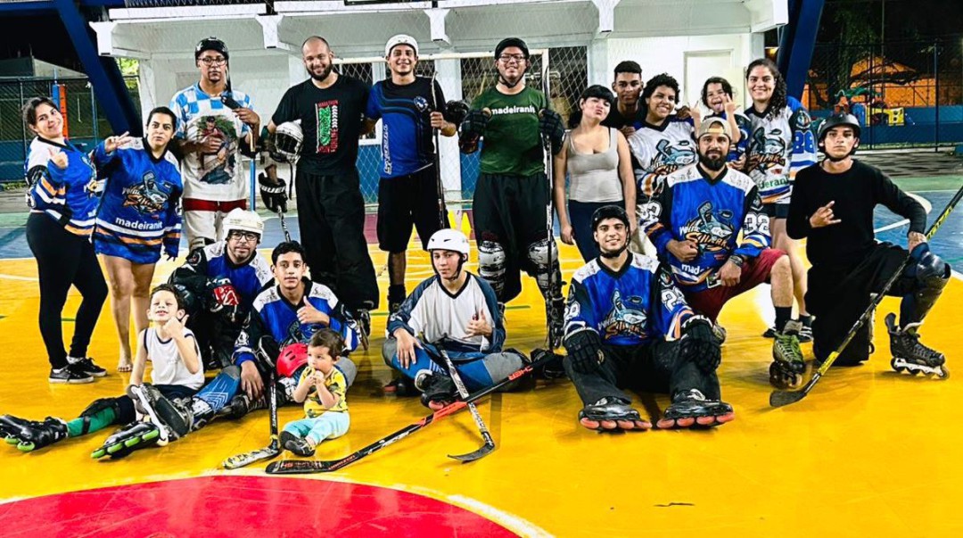 HOCKEY E PATINAÇÃO AGITAM A QUADRA DA ESCOLA CAIC - Jornal Tribuna de Leme